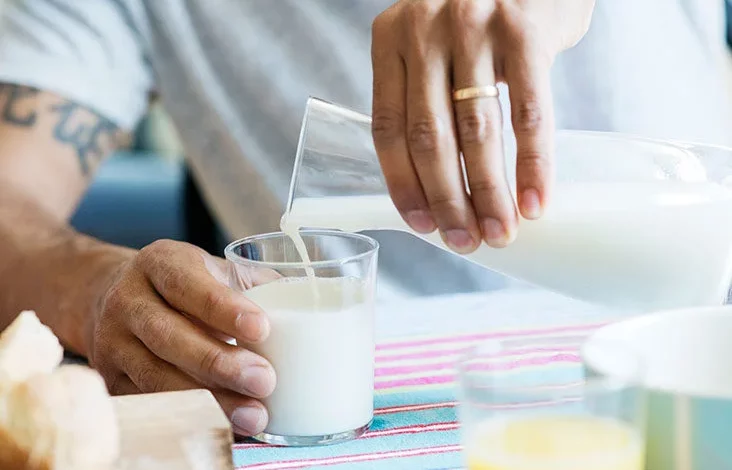 How Beneficial Is Milk for Men's Health? - Zozalow